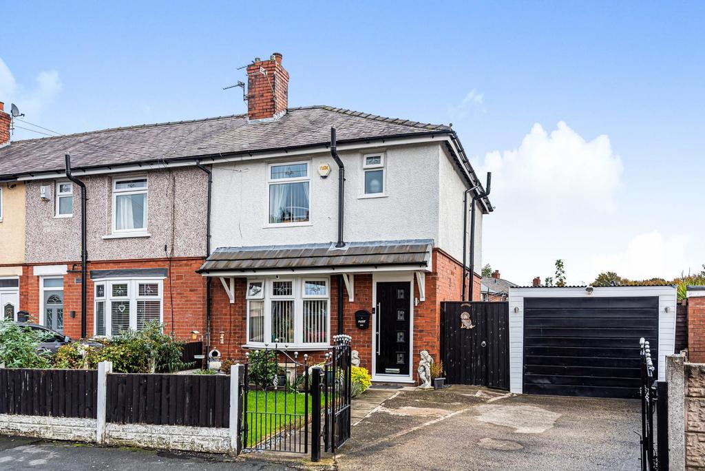 Barrie Street, Leigh 3 bed house - £160,000