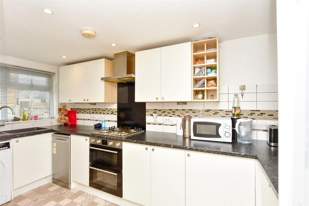 Lower Fant Road, Maidstone, Kent 4 bed townhouse - £300,000