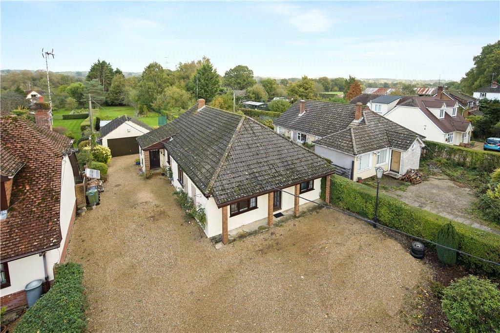 Romsey Road East Wellow Romsey 3 Bed Detached Bungalow For Sale £