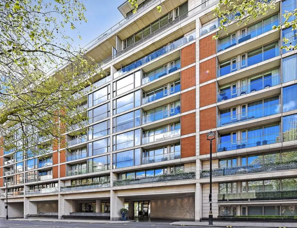 The Knightsbridge Apartments... 4 bed apartment - £13,500,000