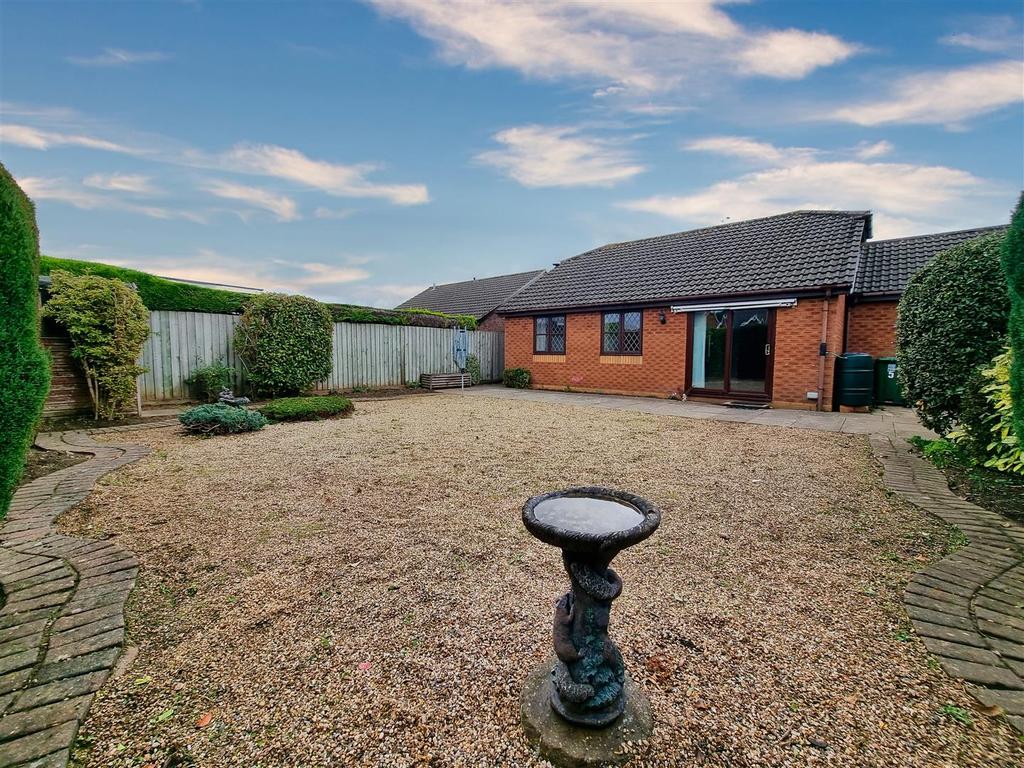 Booth Lane, Kesgrave, Ipswich 2 bed detached bungalow - £315,000