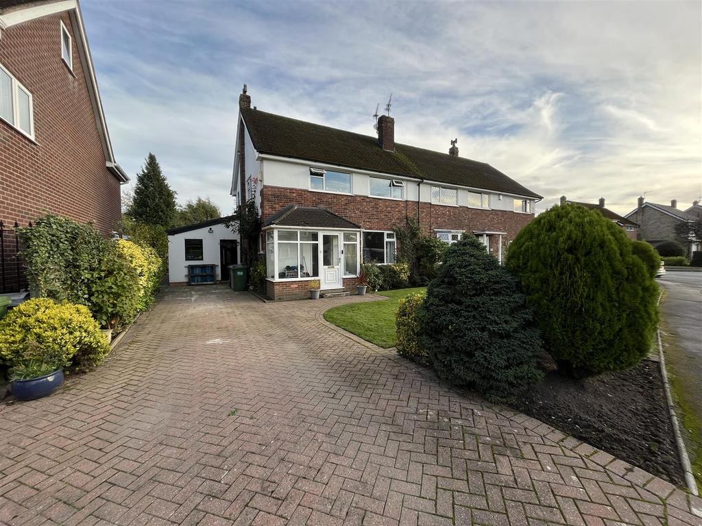 Hope Avenue, Handforth, Wilmslow 4 bed semi-detached house - £469,950