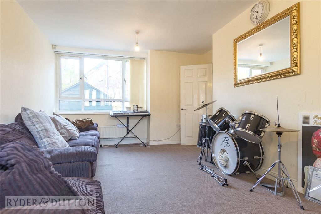 Rowrah Crescent, Middleton... 4 bed end of terrace house - £185,000