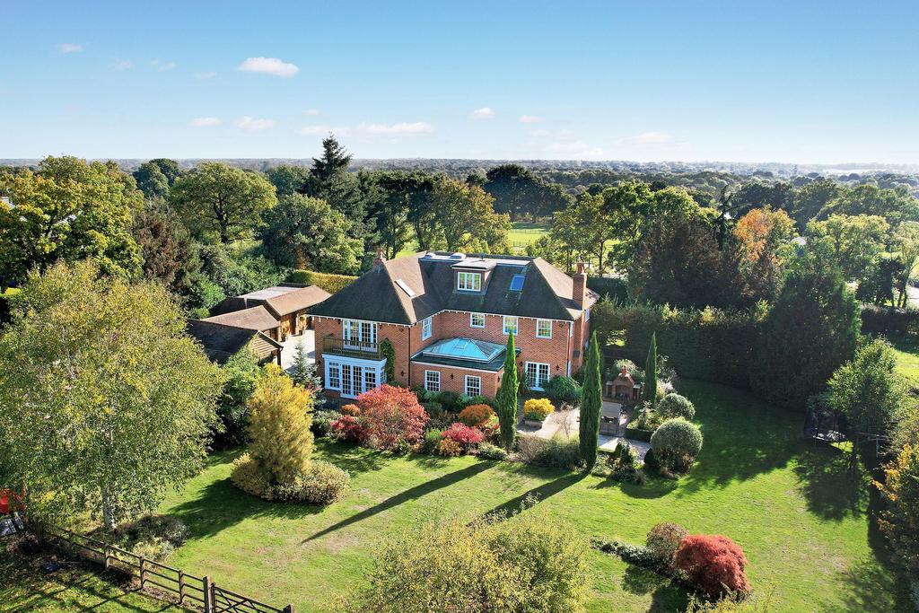 Lower Sandhurst Road, Finchampstead... 6 bed detached house - £3,300,000