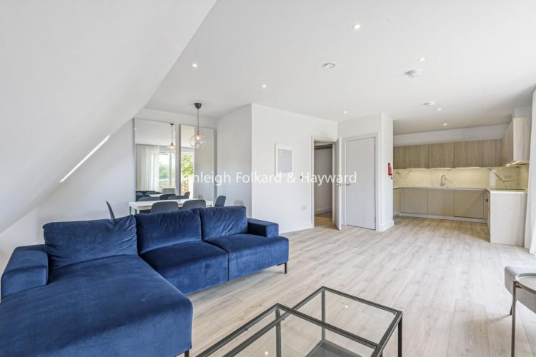 Red Post Hill London SE24 3 bed apartment - £3,250 pcm (£750 pw)