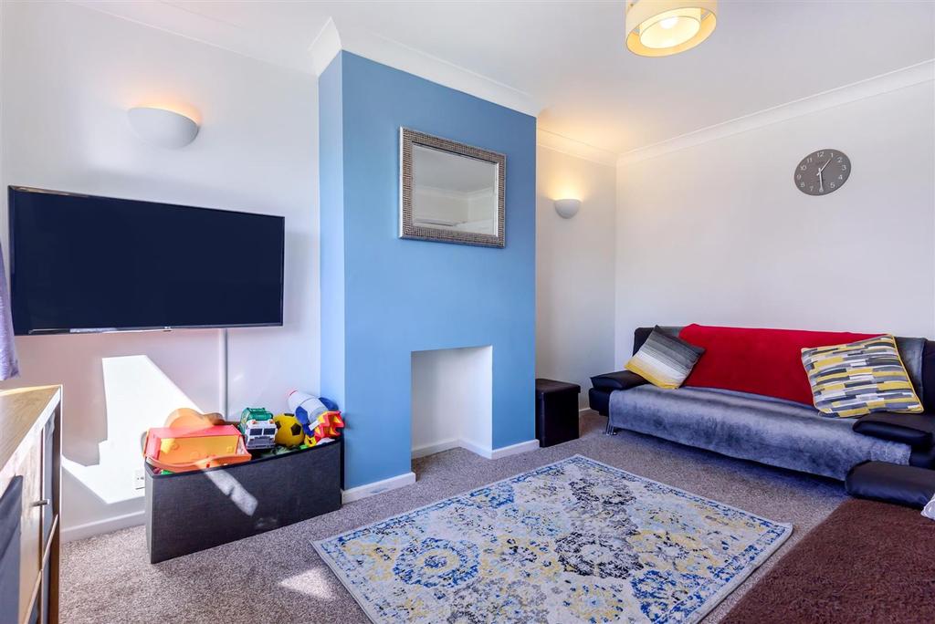Arden Close, Meriden, CV7 3 bed semi-detached house - £350,000