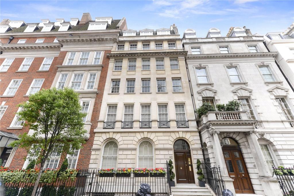 Upper Brook Street, Mayfair, London Studio for sale - £850,000