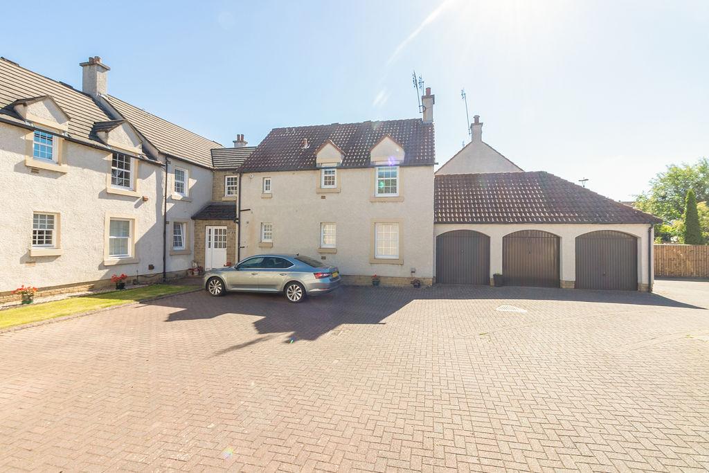 14/2 Hillpark Court, Blackhall, Edinburgh, EH4 7BE 1 bed ground floor ...