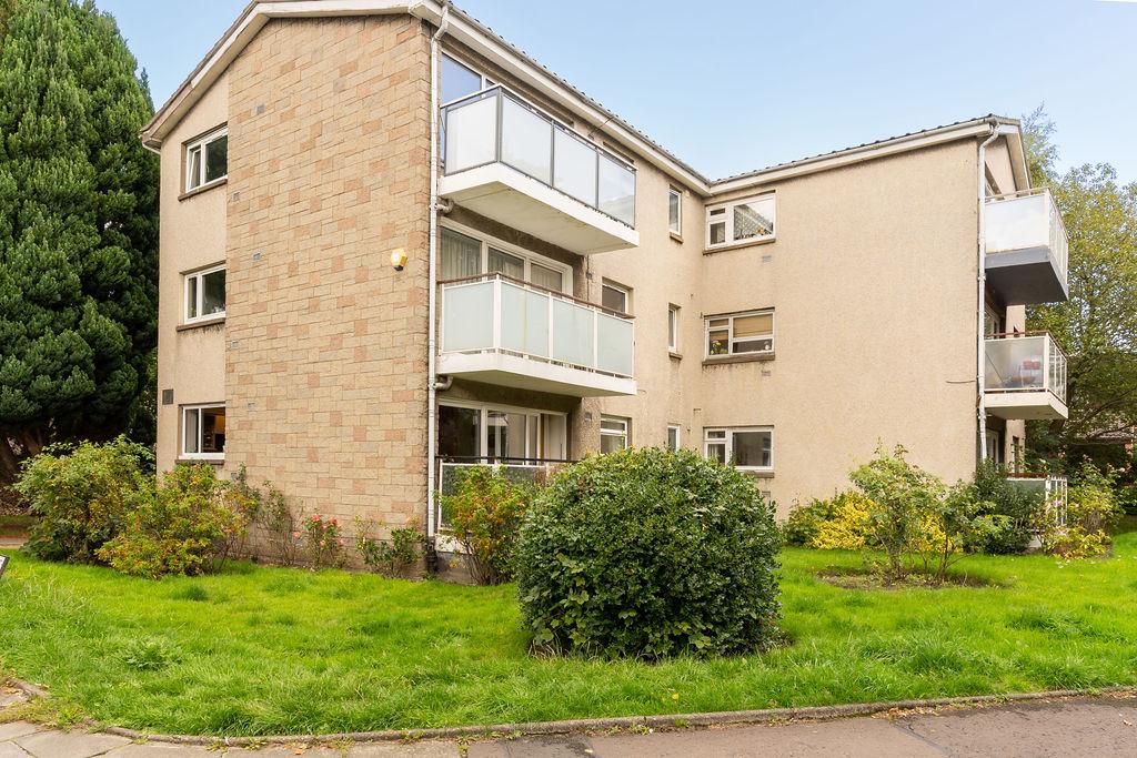 97/4 Inverleith Row, Inverleith... 2 bed ground floor flat - £265,000