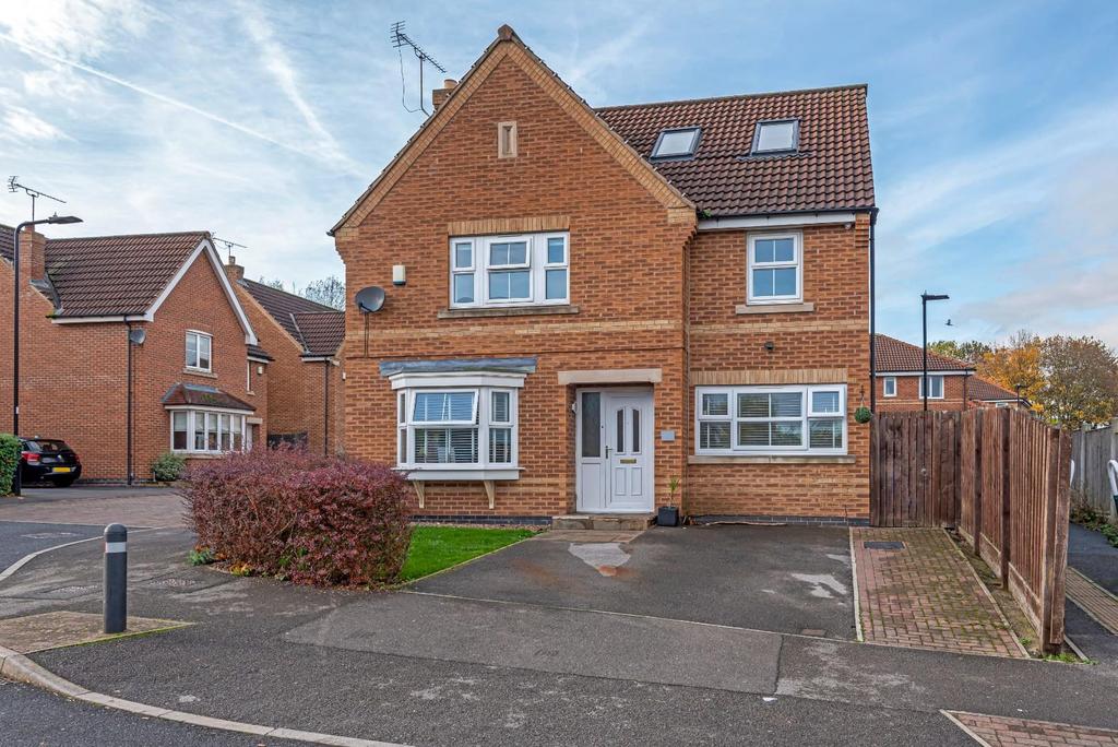 Cowley View Road, Chapeltown, Sheffield 6 bed detached house - £425,000