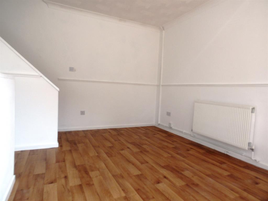 Willowturf Court Bryncethin 1 Bed End Of Terrace House £600 Pcm