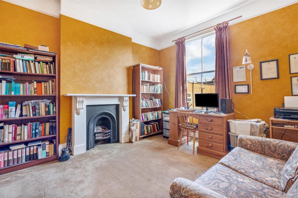Sutton Lane North, London 3 bed end of terrace house - £950,000