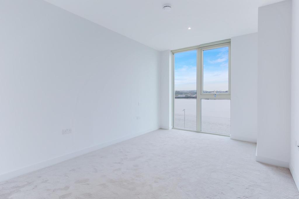Liner House, Royal Wharf, E16 2QJ 2 bed apartment - £2,600 pcm (£600 pw)