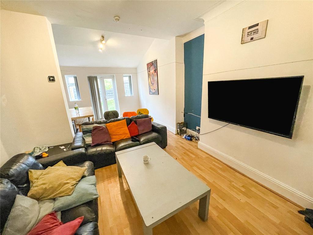 Kingsway, Manchester, Greater Manchester, M19 6 bed semi-detached house ...