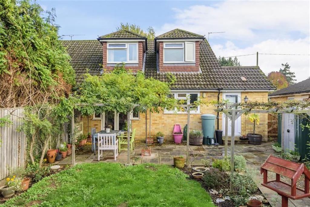 Andlers Ash Road, Liss, GU33 3 bed chalet - £399,995