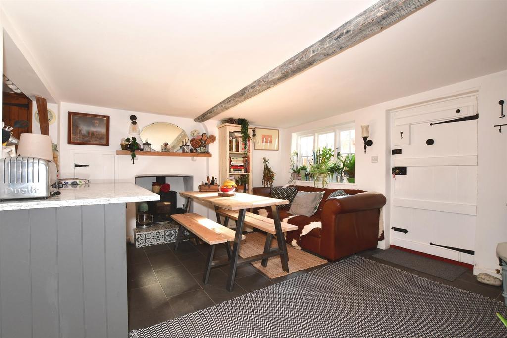 High Street, Wingham, Canterbury, Kent 2 bed cottage - £375,000