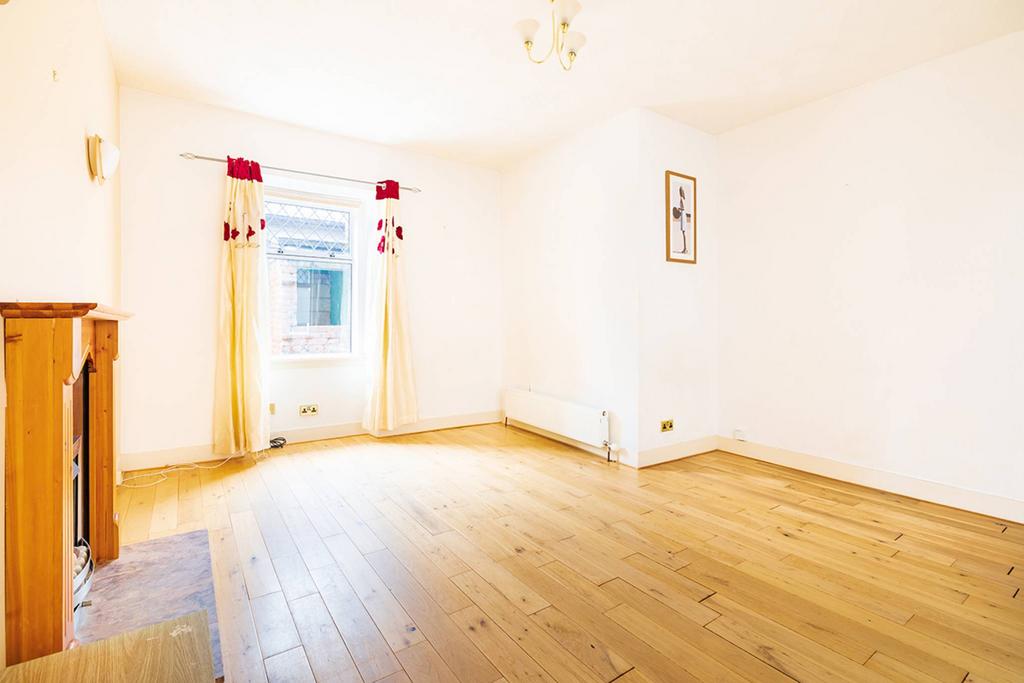 159A Mid Street, Keith, AB55 5BJ 5 bed maisonette - £125,000