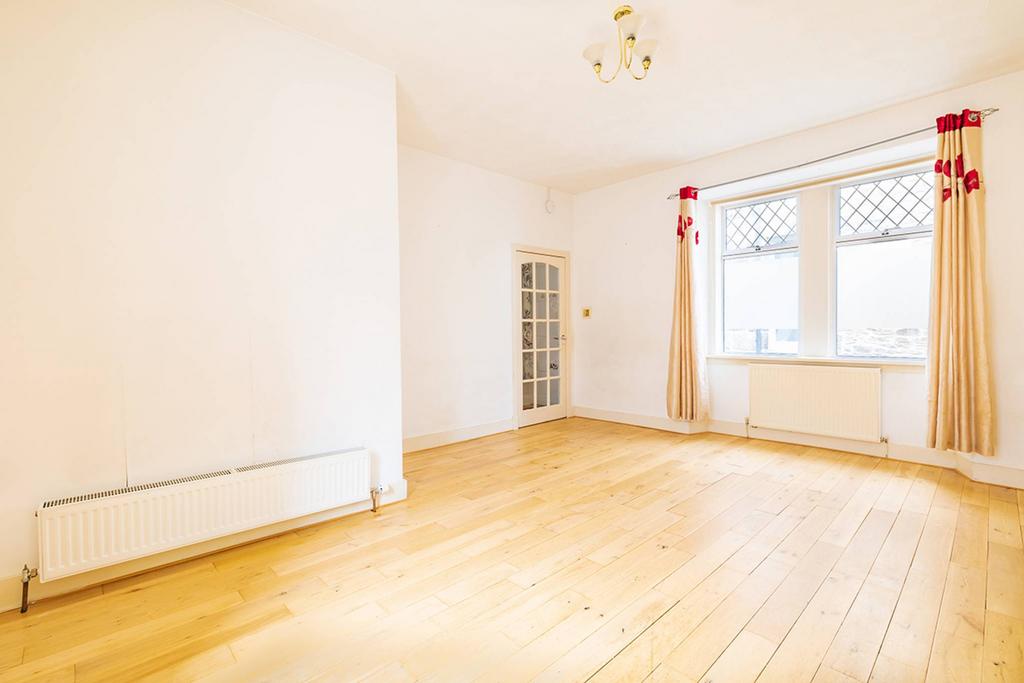 159A Mid Street, Keith, AB55 5BJ 5 bed maisonette - £125,000