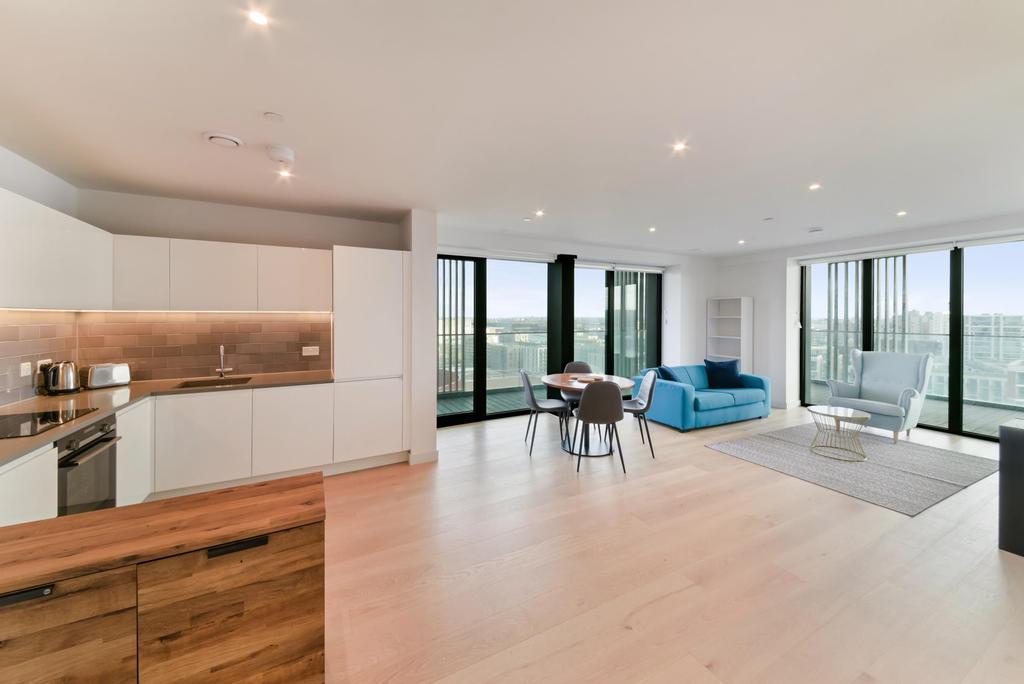 Marco Polo Tower, Royal Wharf... 2 bed flat - £670,000
