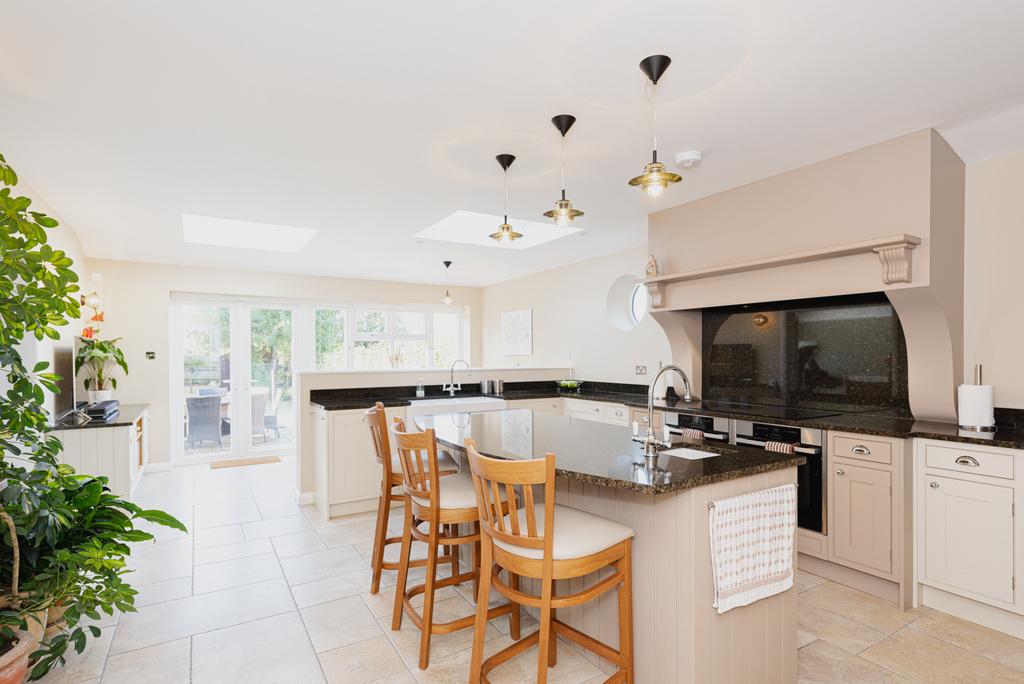 Ashtead 4 bed semi-detached house - £950,000