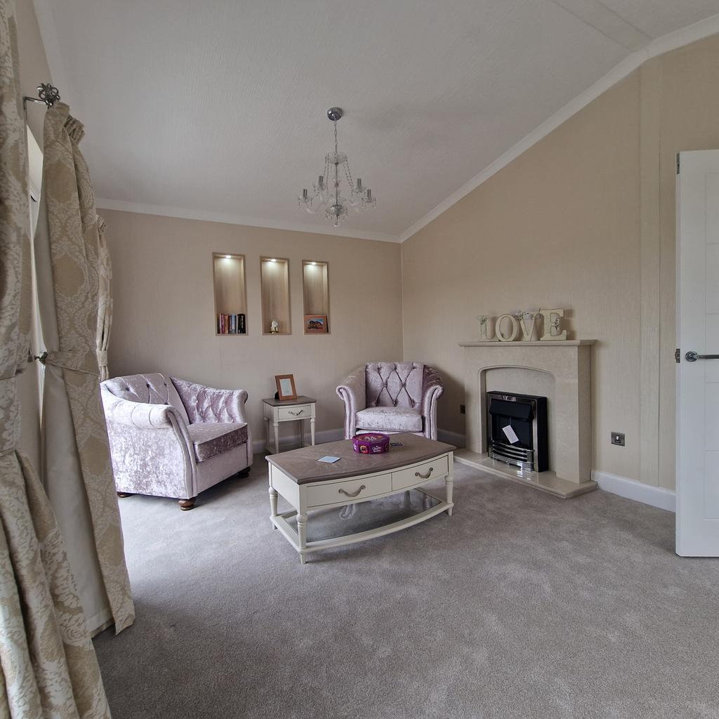Bromyard, Herefordshire, HR7 2 bed park home for sale - £399,995