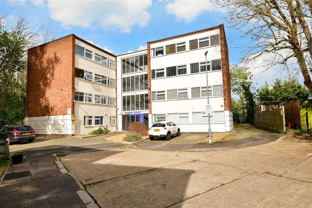 Leonard Way, Brentwood, Essex 2 bed flat for sale - £250,000