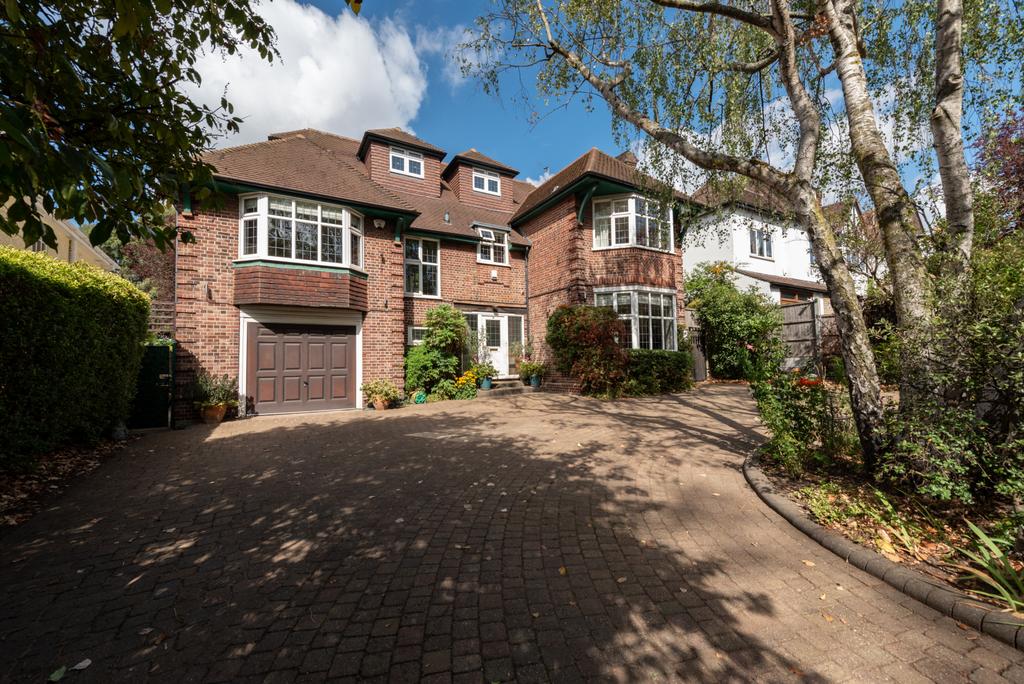 Southgate, N14 6 bed detached house - £2,650,000