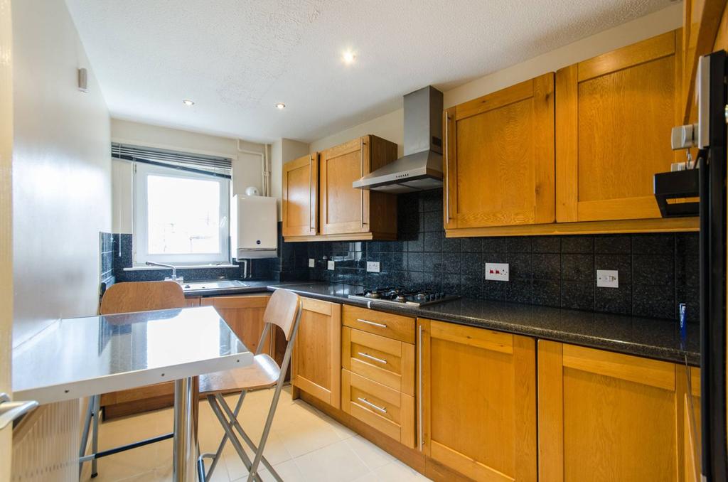 Croxley Road, Maida Hill, London, W9 2 bed flat - £1,950 pcm (£450 pw)