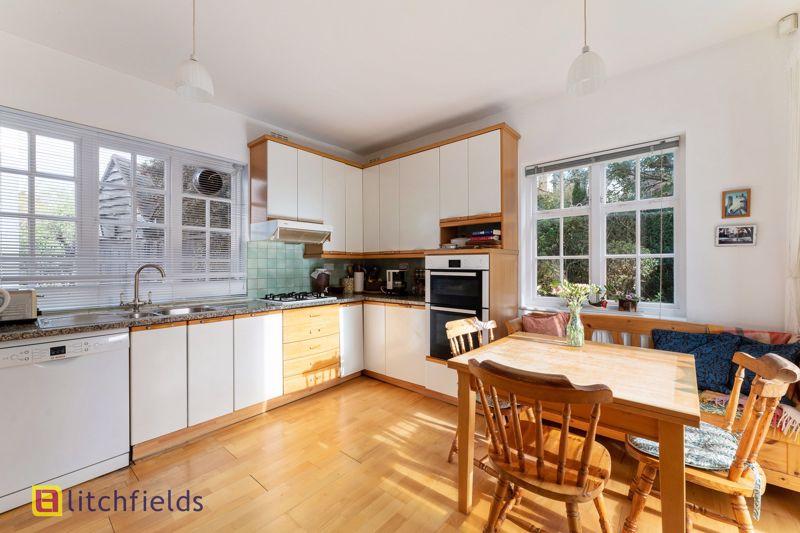 Temple Fortune Lane, Hampstead Garden... 4 bed detached house - £1,695,000