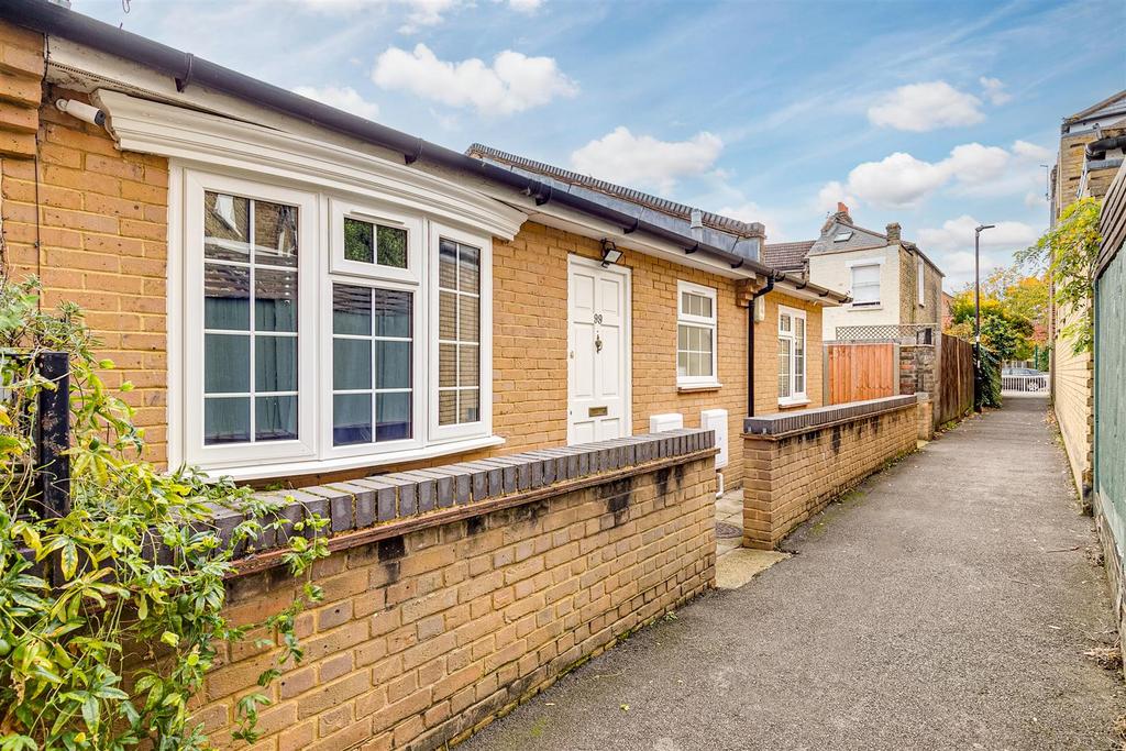 Longfield Street, London 2 bed house - £600,000