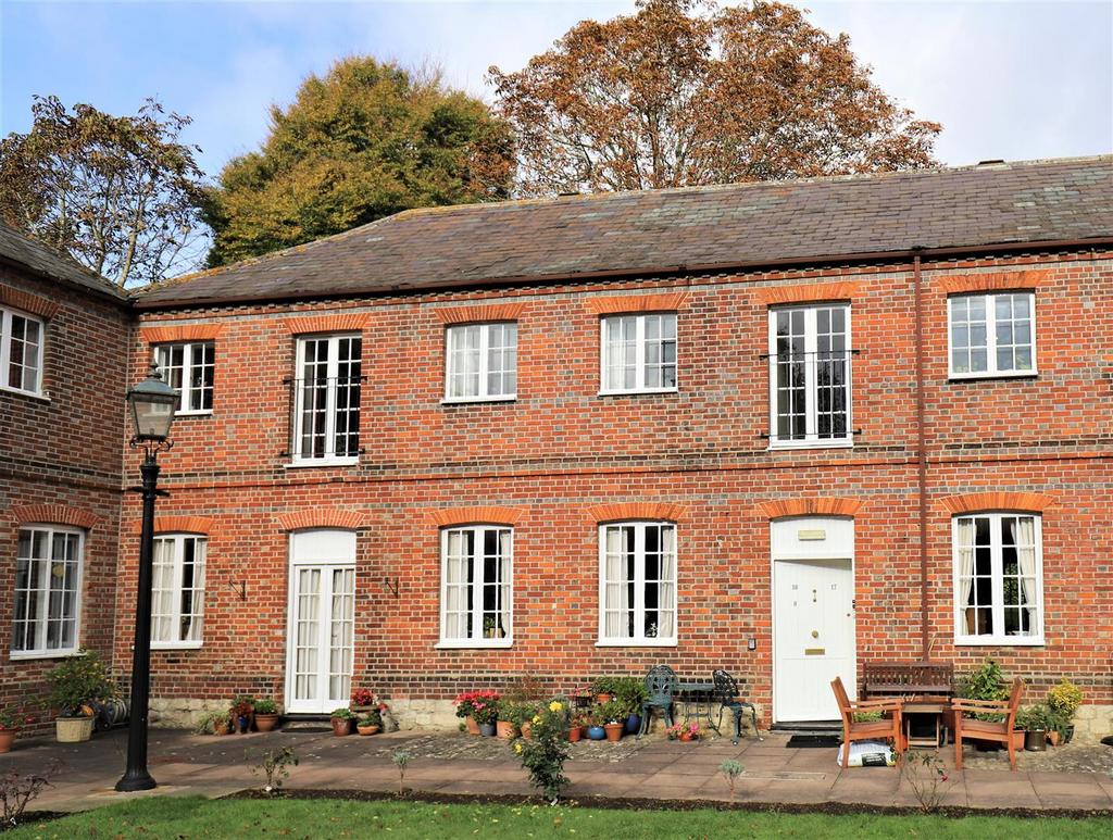 Barham Mews, Teston, Maidstone 2 bed apartment - £170,000