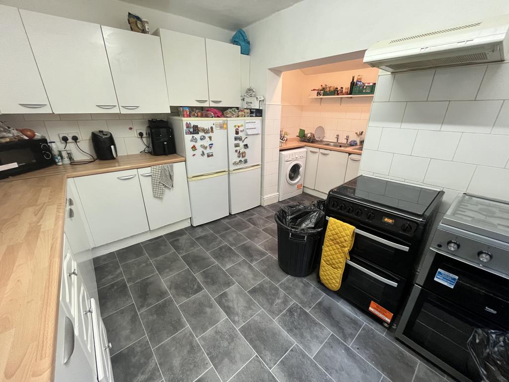 Hanover Square, Leeds, West... 7 bed terraced house to rent - £3,185 ...