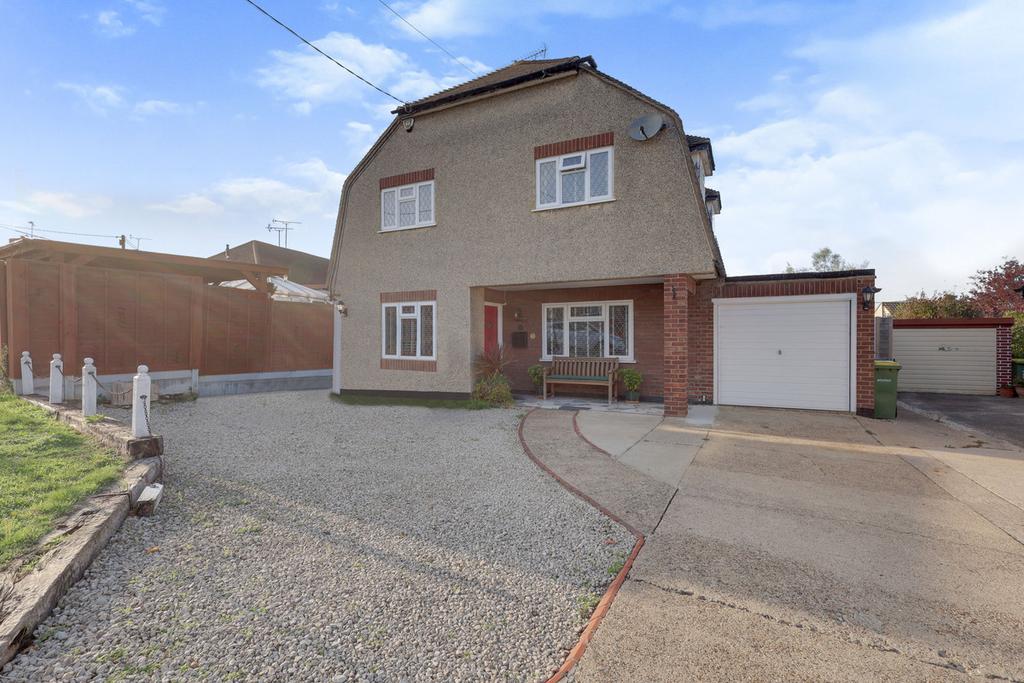 Gladstone Road Hockley Ss5 4 Bed Detached House For Sale £500 000