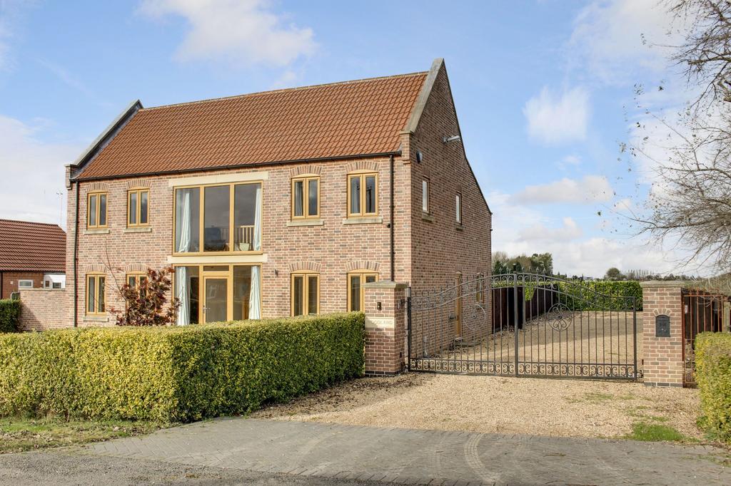 Seadyke Bank, Murrow, PE13 4 bed detached house for sale - £625,000