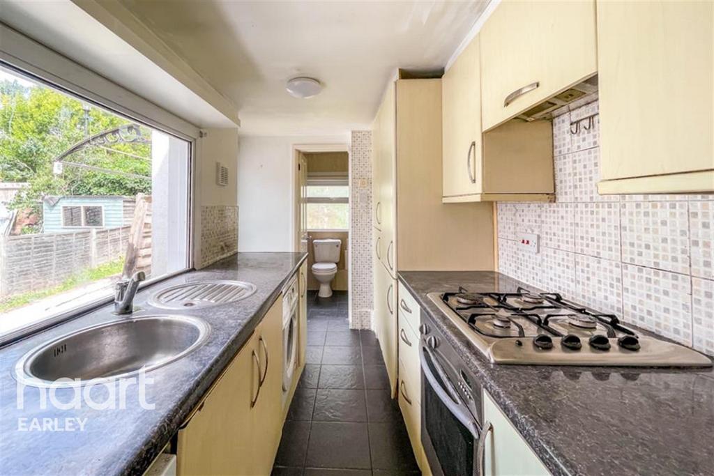 Upper Crown Street, Reading, RG1 2SS 2 bed terraced house - £1,300 pcm ...