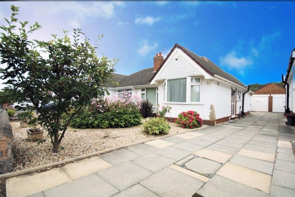 Rigby Drive, Greasby, Wirral, Merseyside, CH49 2 bed bungalow for sale ...