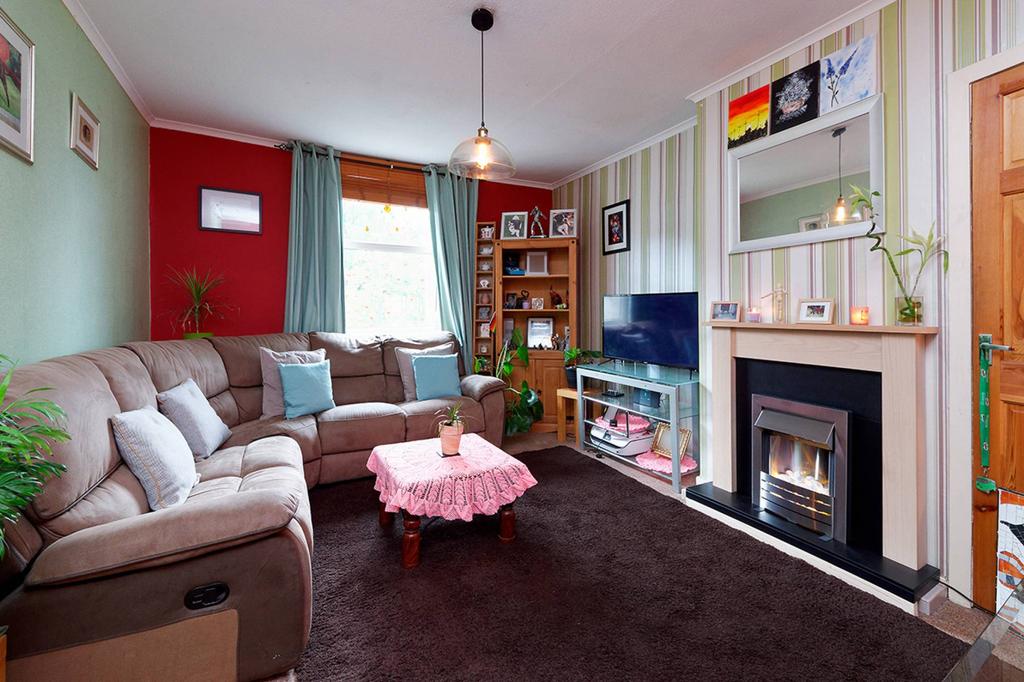 119 Tontine Park, Renton, Dumbarton, G82 4LL 1 bed flat for sale - £47,500
