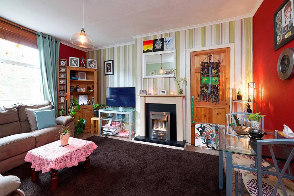 119 Tontine Park, Renton, Dumbarton, G82 4LL 1 bed flat for sale - £47,500