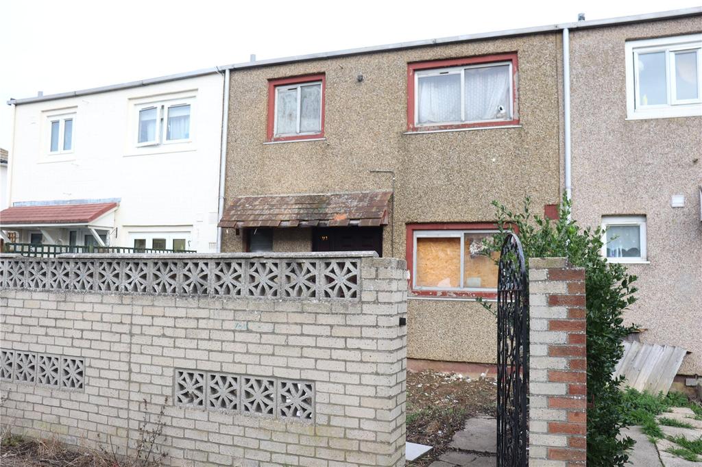 Swanstead, Basildon, Essex, SS16 3 bed terraced house - £230,000