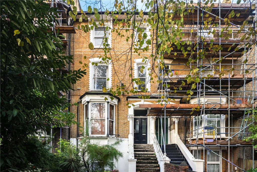 Amhurst Road, Hackney, London, E8 3 bed flat - £850,000