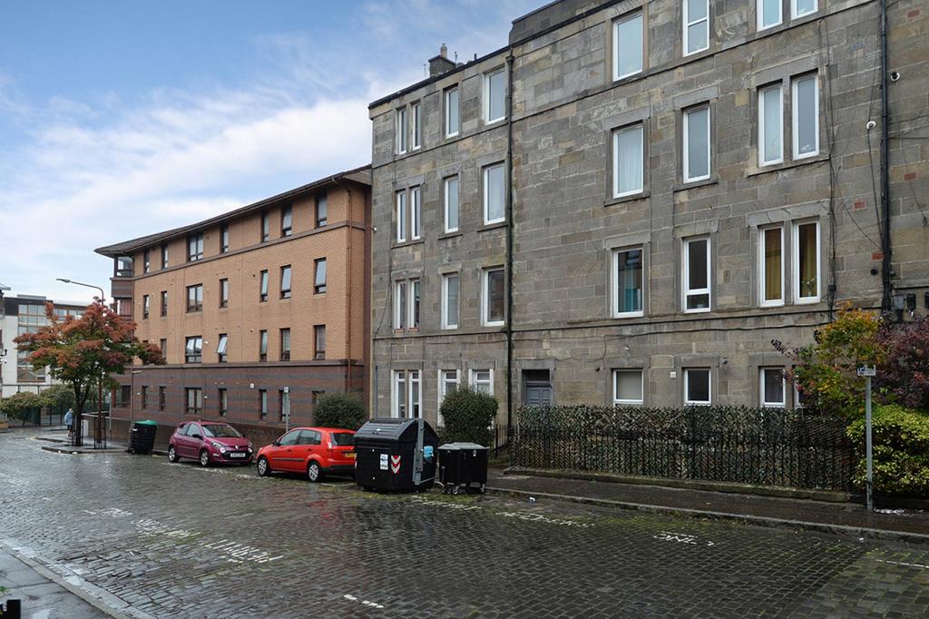 29/7 Springwell Place, Edinburgh... 1 bed flat - £170,000
