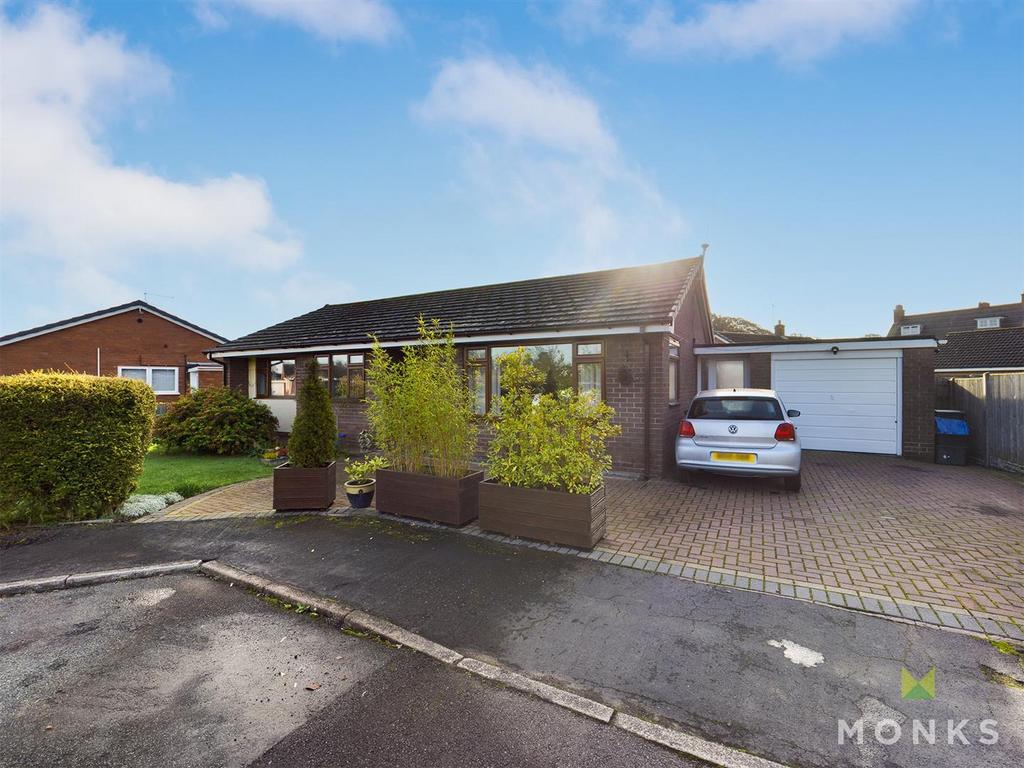 Churchill Drive, Wem, Shropshire 3 bed detached bungalow - £285,000