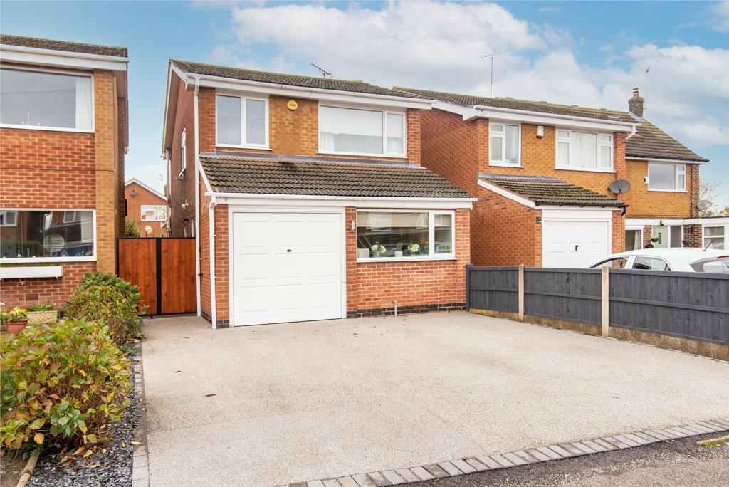 Neville Road, Calverton, Nottingham 3 bed detached house - £265,000