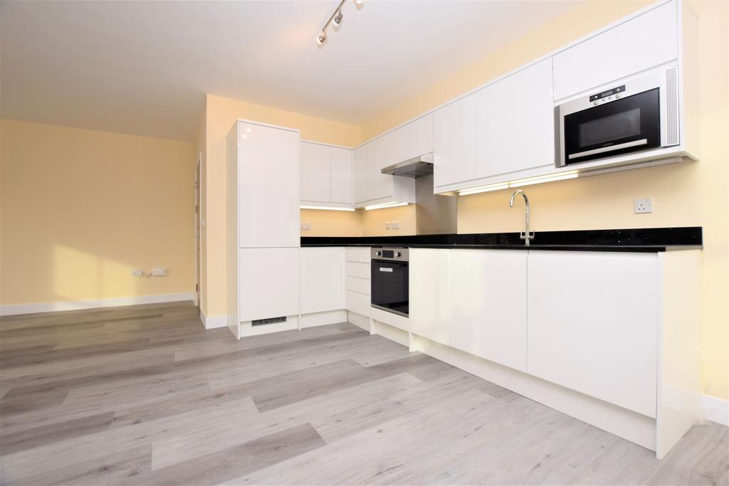 Southwark Park Road London SE16 2 bed flat - £2,000 pcm (£462 pw)