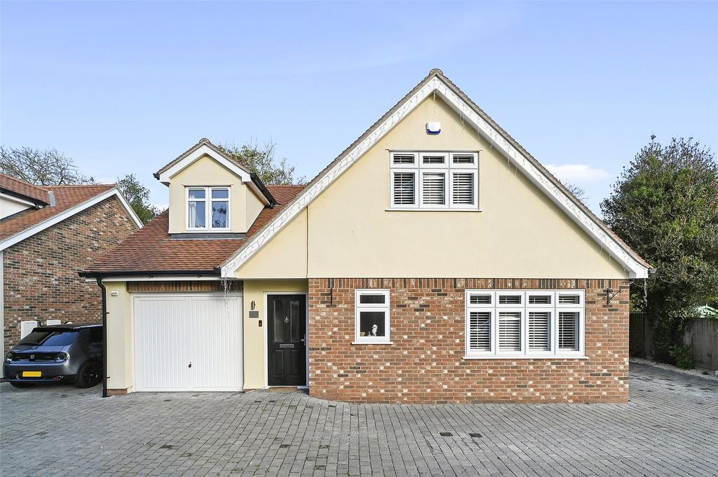 Tyrells Close, Chelmsford, Essex, CM2 3 bed detached house - £995,000