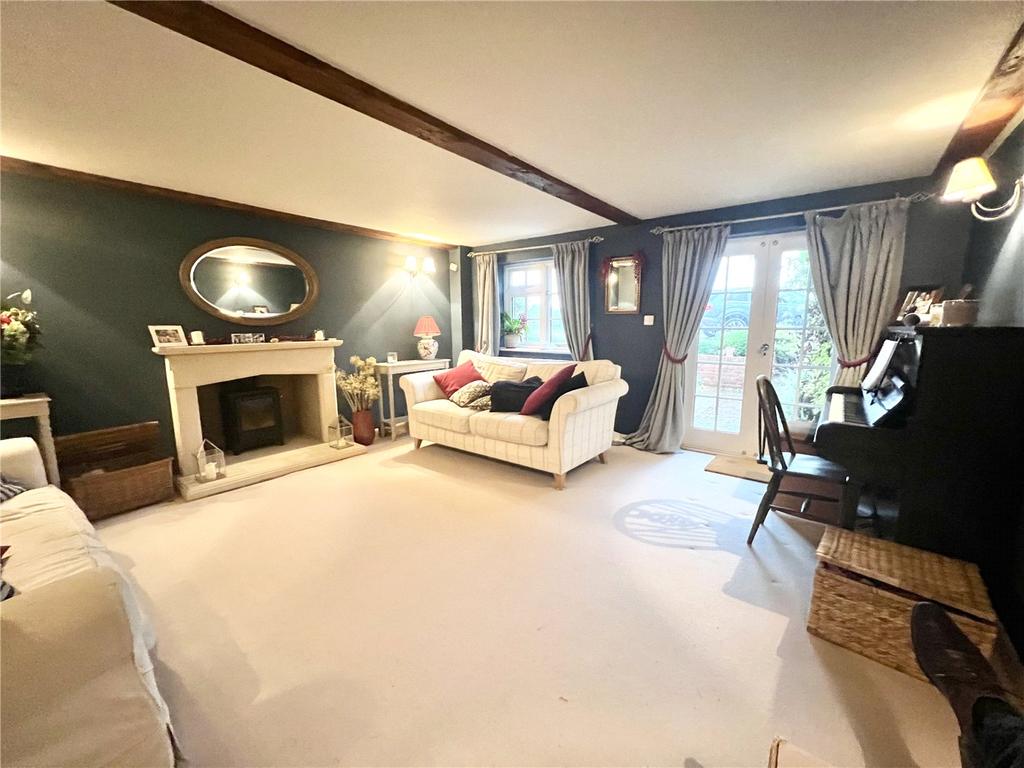 Gaston Lane, West Worldham, Alton... 4 bed detached house - £3,000 pcm ...
