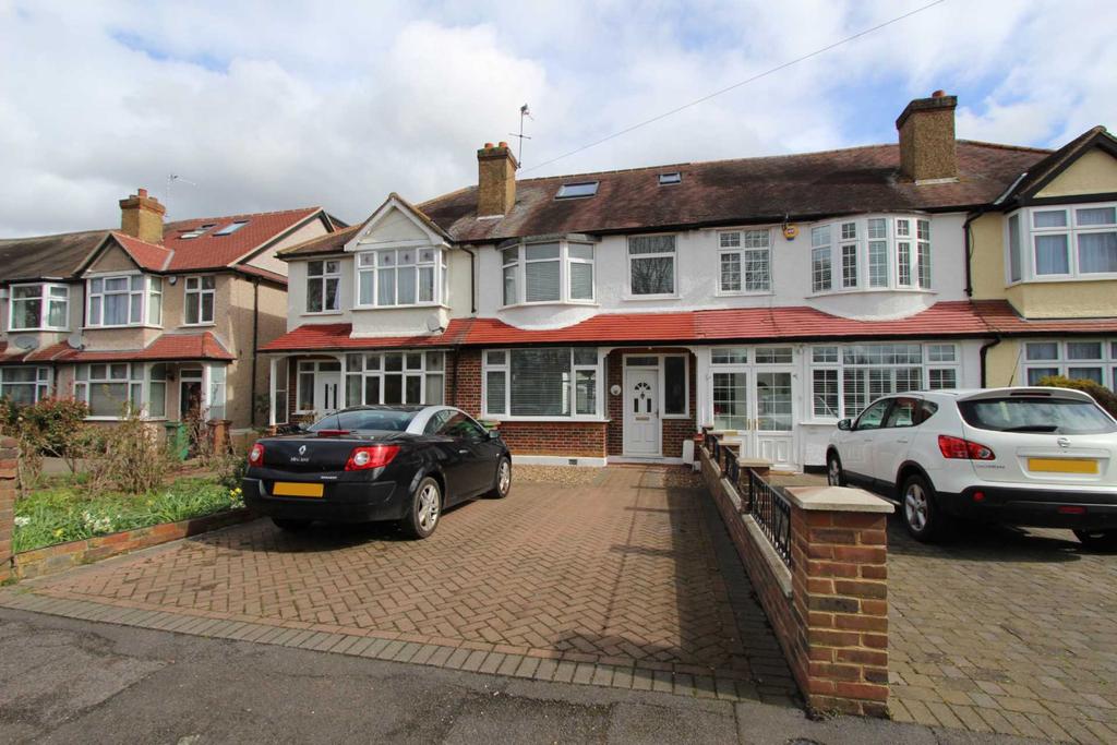 Sandringham Road Kt4 4 Bed Terraced House £2 600 Pcm £600 Pw
