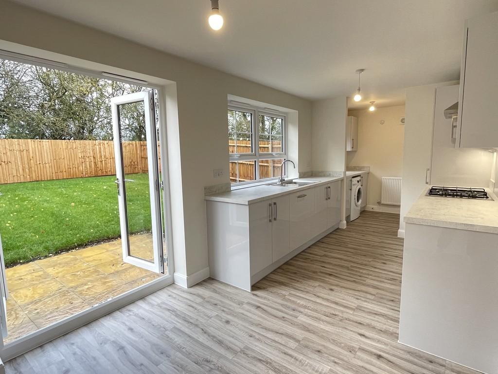 Moon Avenue, Hugglescote 3 bed detached house - £1,150 pcm (£265 pw)