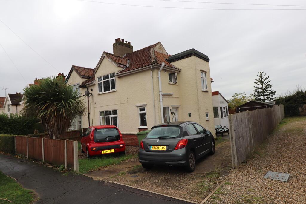 George Borrow Road 4 bed detached house - £2,408 pcm (£556 pw)