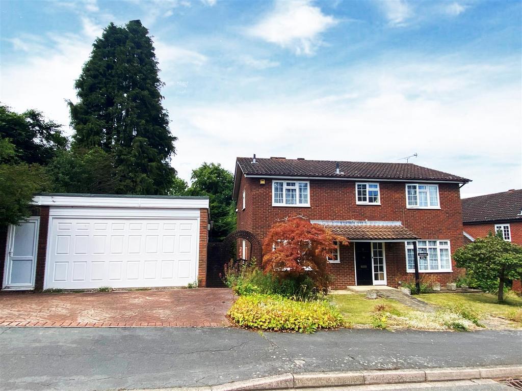 Kersey Drive, South Croydon, Surrey 4 bed detached house - £750,000